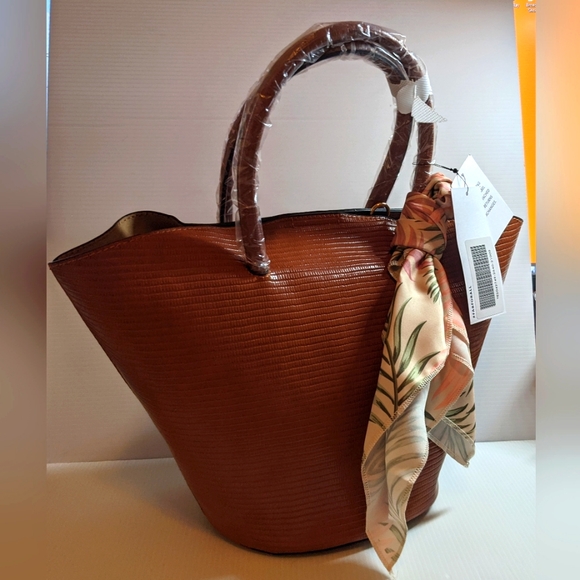JustFab | Bags | Nwt Brown Just Fab Tote Convertible To Crossbody ...